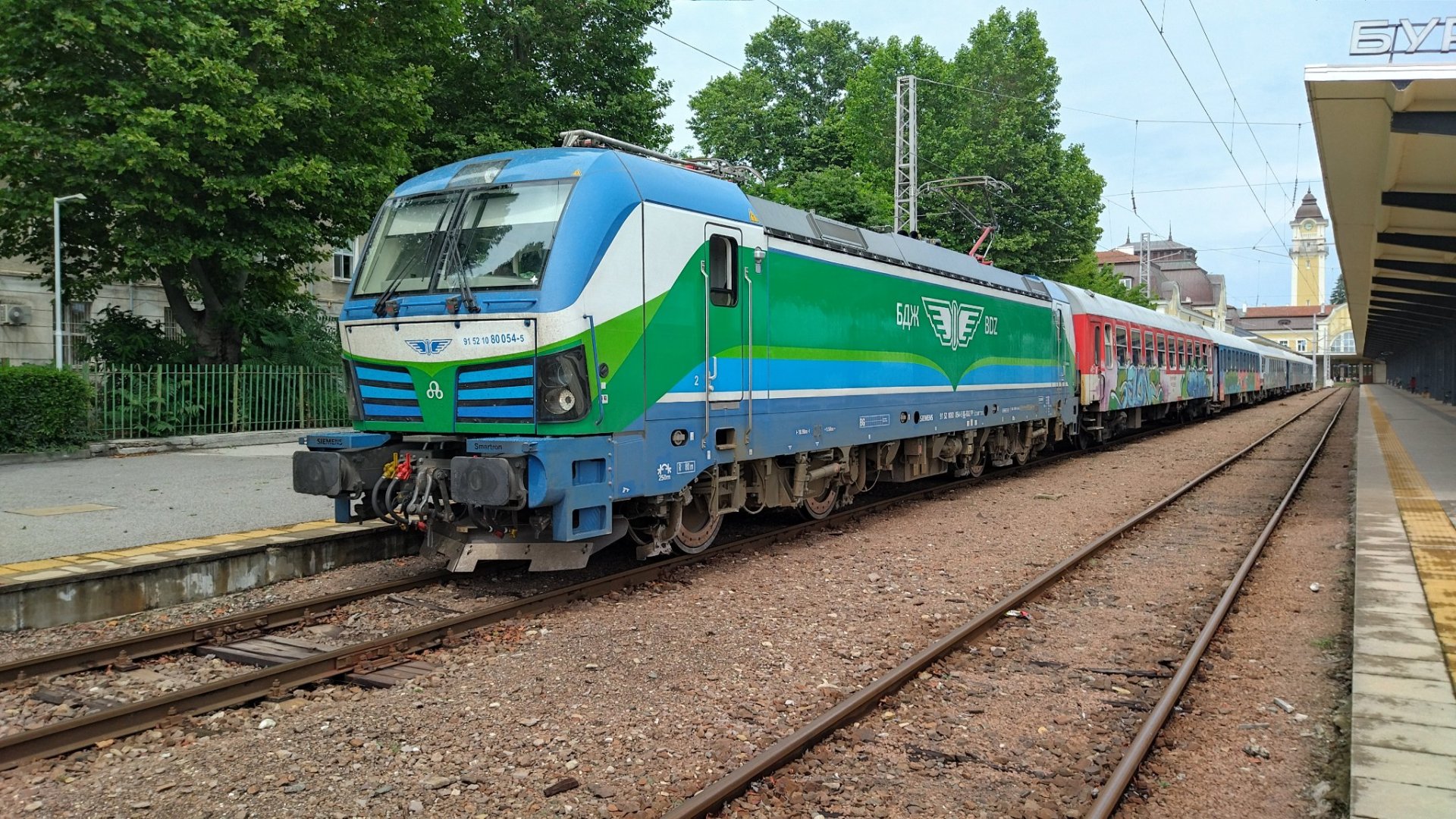 Talgo y CRRC compiten por un pedido de 20 nuevos trenes de media ...