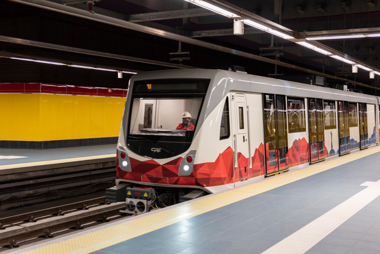 Comenzó a funcionar el Metro de Quito | enelSubte