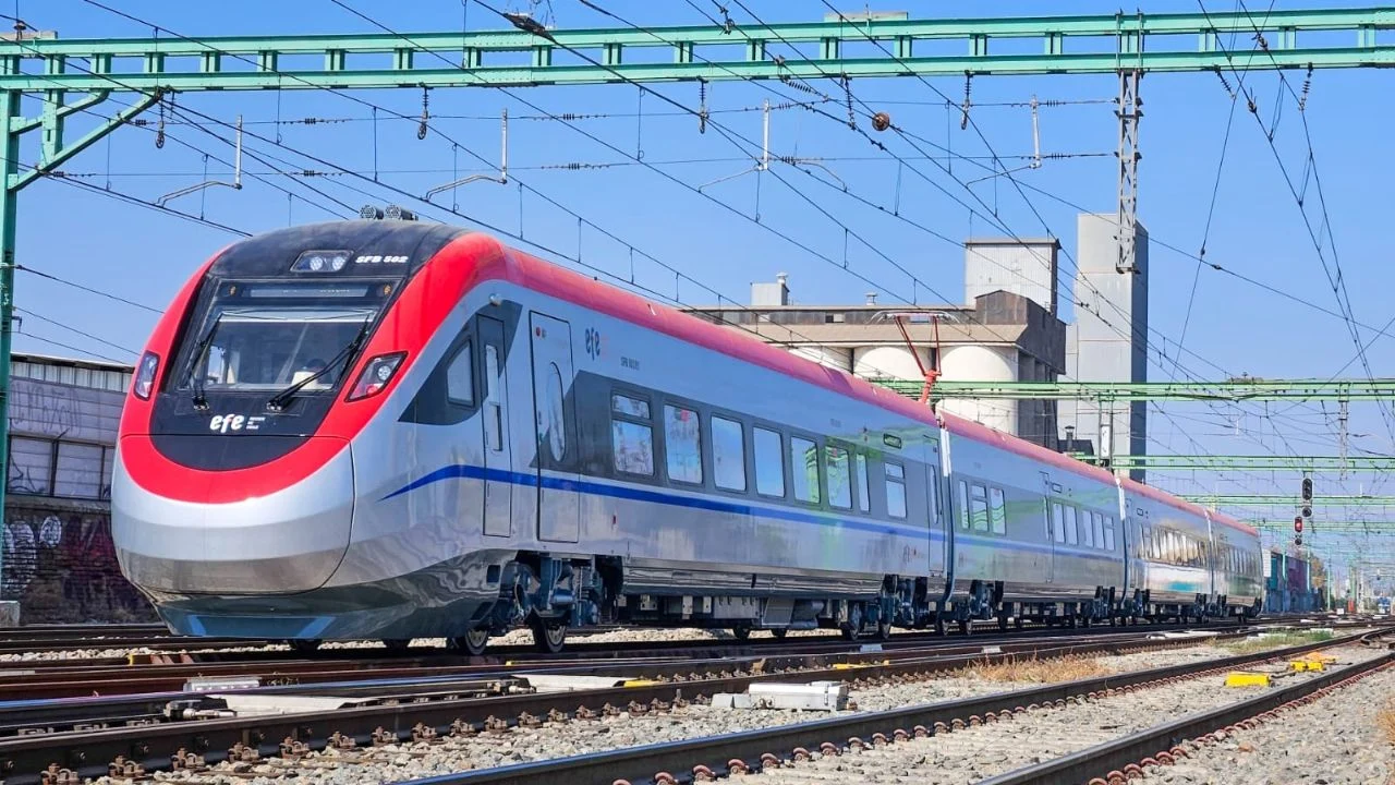 Ferrocarriles del Estado de Chile lanza los trenes más rápidos de ...